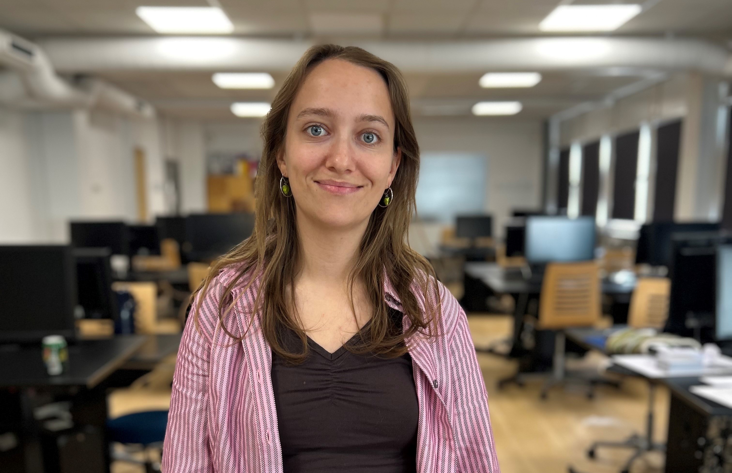 Mediegrafikeren Frida skal repræsentere Danmark til EuroSkills 2025